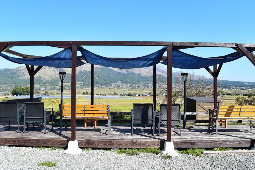 南阿蘇の景色やアートを堪能できるカフェ【ASO RAINBOW TERRACE】 | 32調